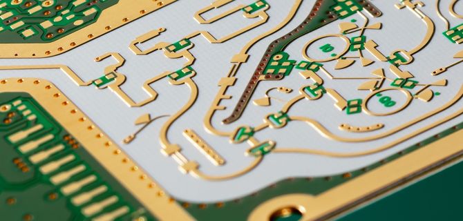How to adjust trace width dimensions on a PCB.
